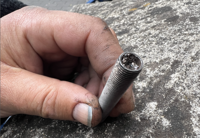 Many People Left to Make Their Own Stimulant Pipes and Face the Risks