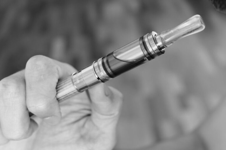 Most US Adults Who Quit Smoking Now Use Nicotine Products to Do So ...